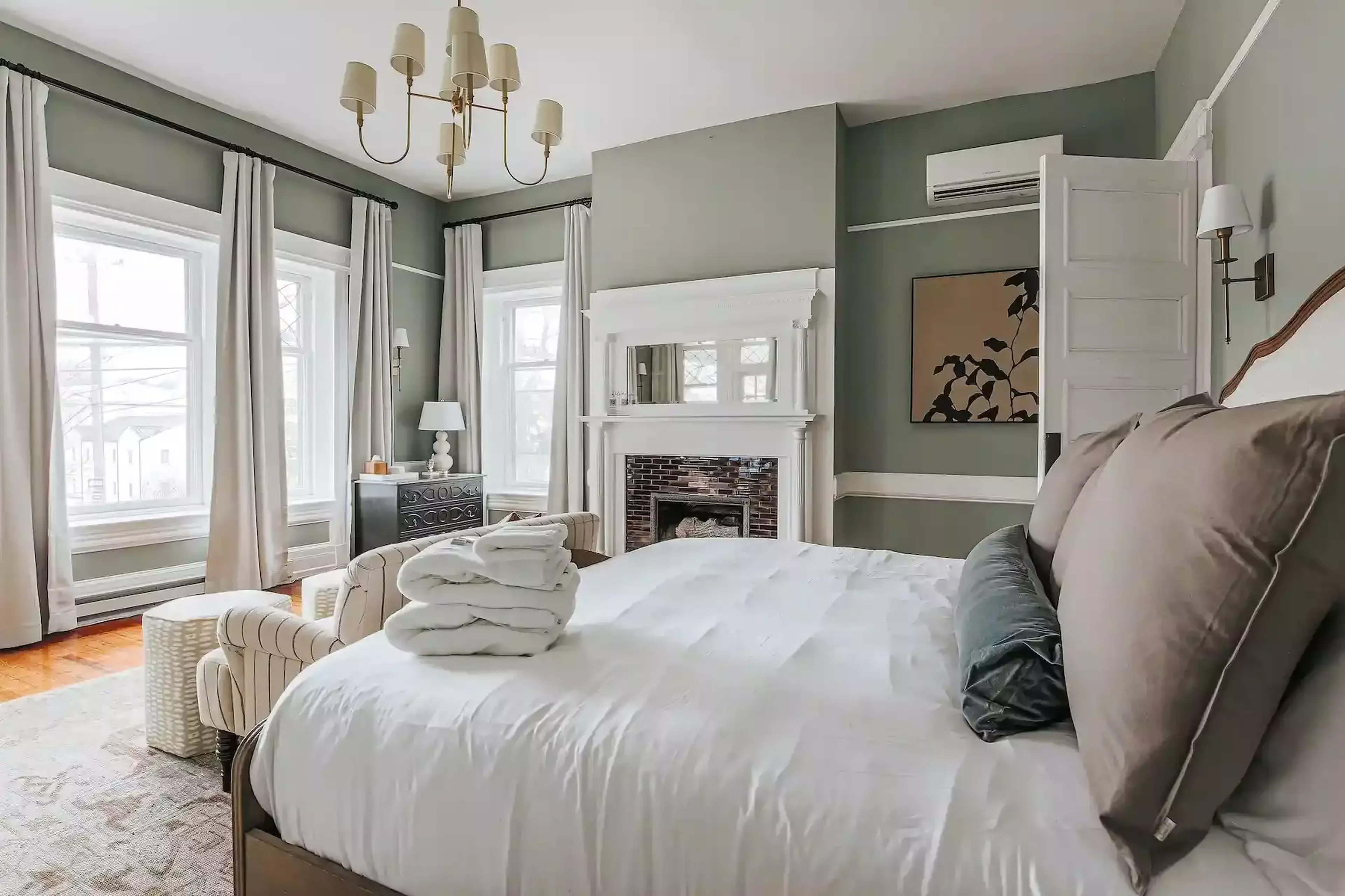 Berkeley First Bedroom 1